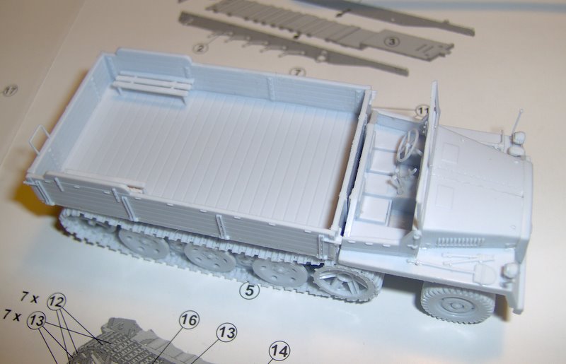 Gulumik Military Models: SWS with Flak 43 1/72 Maco