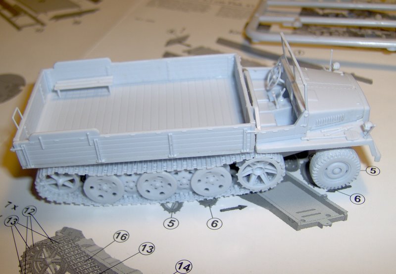 Gulumik Military Models: SWS with Flak 43 1/72 Maco