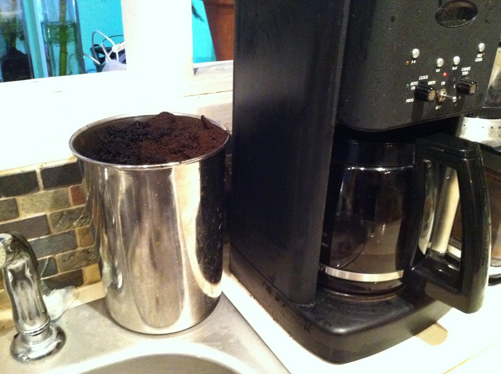 Permaculture Suburban Farm: Reducing Garbage: Used Coffee Grinds