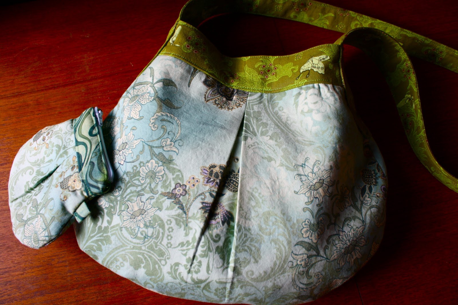 Amy Butler 06 Teardrop Bag Style Stitches pattern review by crisford