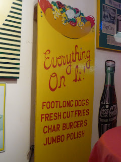 Smokin' Chokin' and Chowing with the King: Murphy's Red Hots