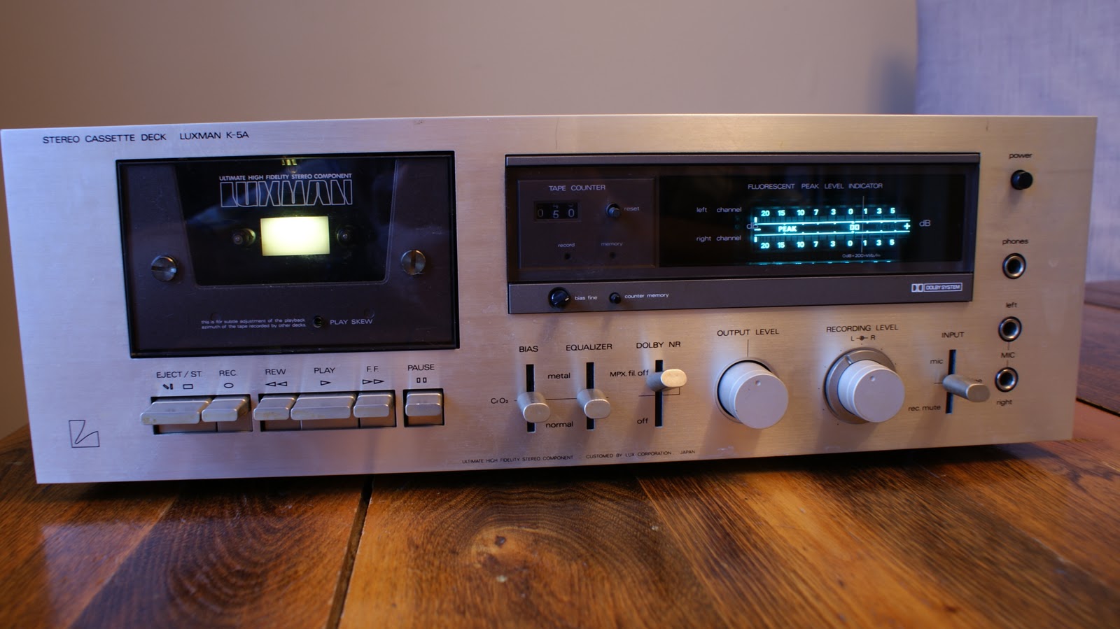 VINTAGE SOUND: Luxman K-5a Cassette Deck