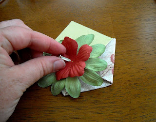 Valerie at Home: EASY fancy paper pockets