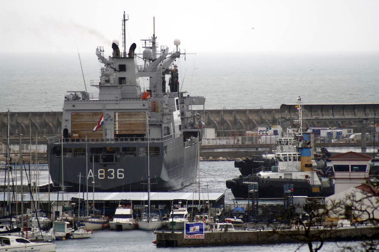 Málaga Marítima: HNLMS AMSTERDAM A-836 en Málaga.