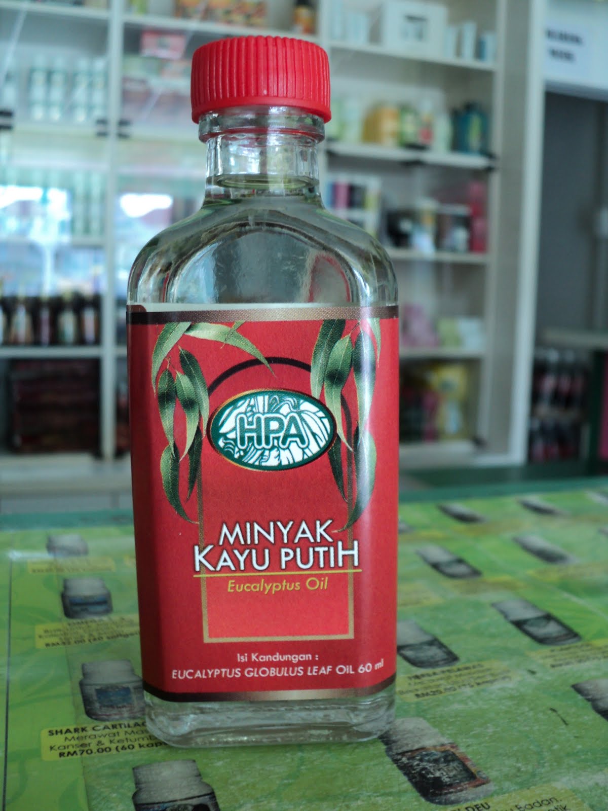 Pusat Rawatan Herba: MINYAK KAYU PUTIH