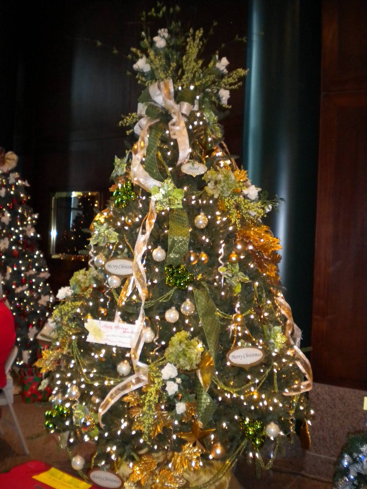 a. party style: xmas in july :: display of trees