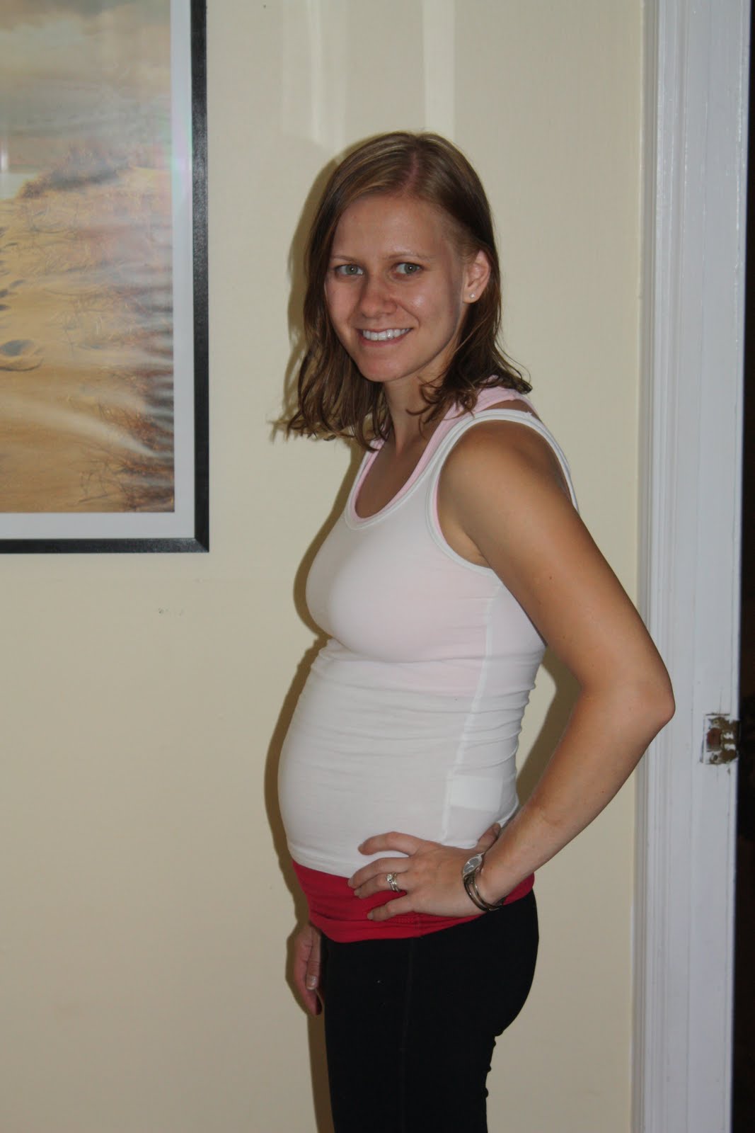 Living like the Kings: Belly pic update - 16 weeks