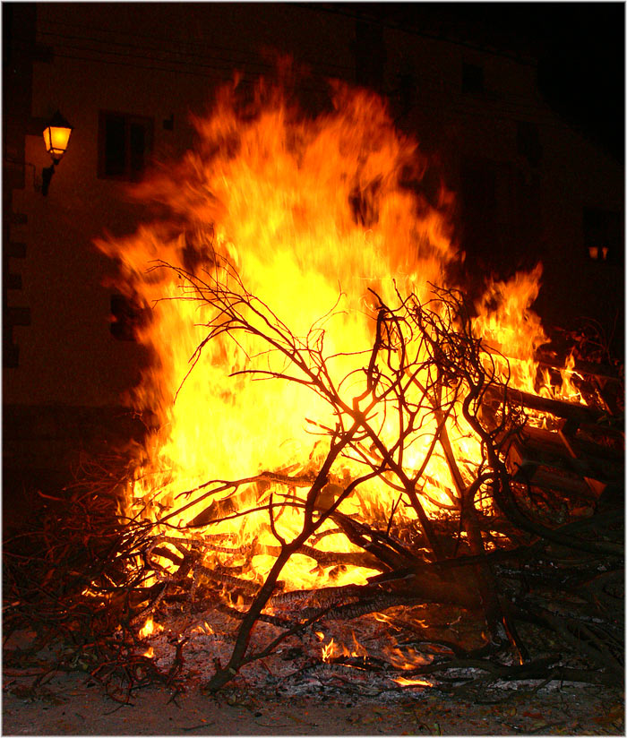 FOTO NATURA HUESCA 2: Fiesta del fuego fire Feuer 火 feu आग fuoco 火 ...