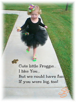 Two Prissy Girls Bows & More: Boutique Halloween Tutu Pouf Costume Set!!!