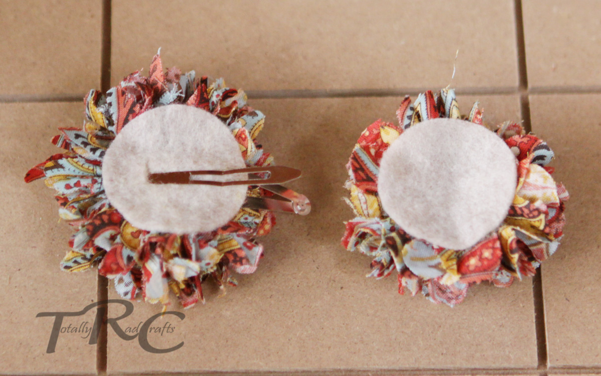 Totally Rad Crafts: Fabric flower clips!