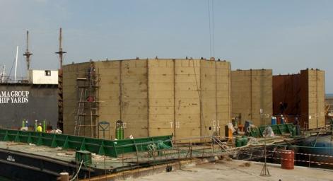 A Giant Dome is Being Built to Contain the Sunken Oil Rig Oil Spill ...