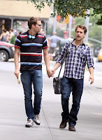 The Diva's Corner: T.R. Knight holding hands with new boyfriend in ...