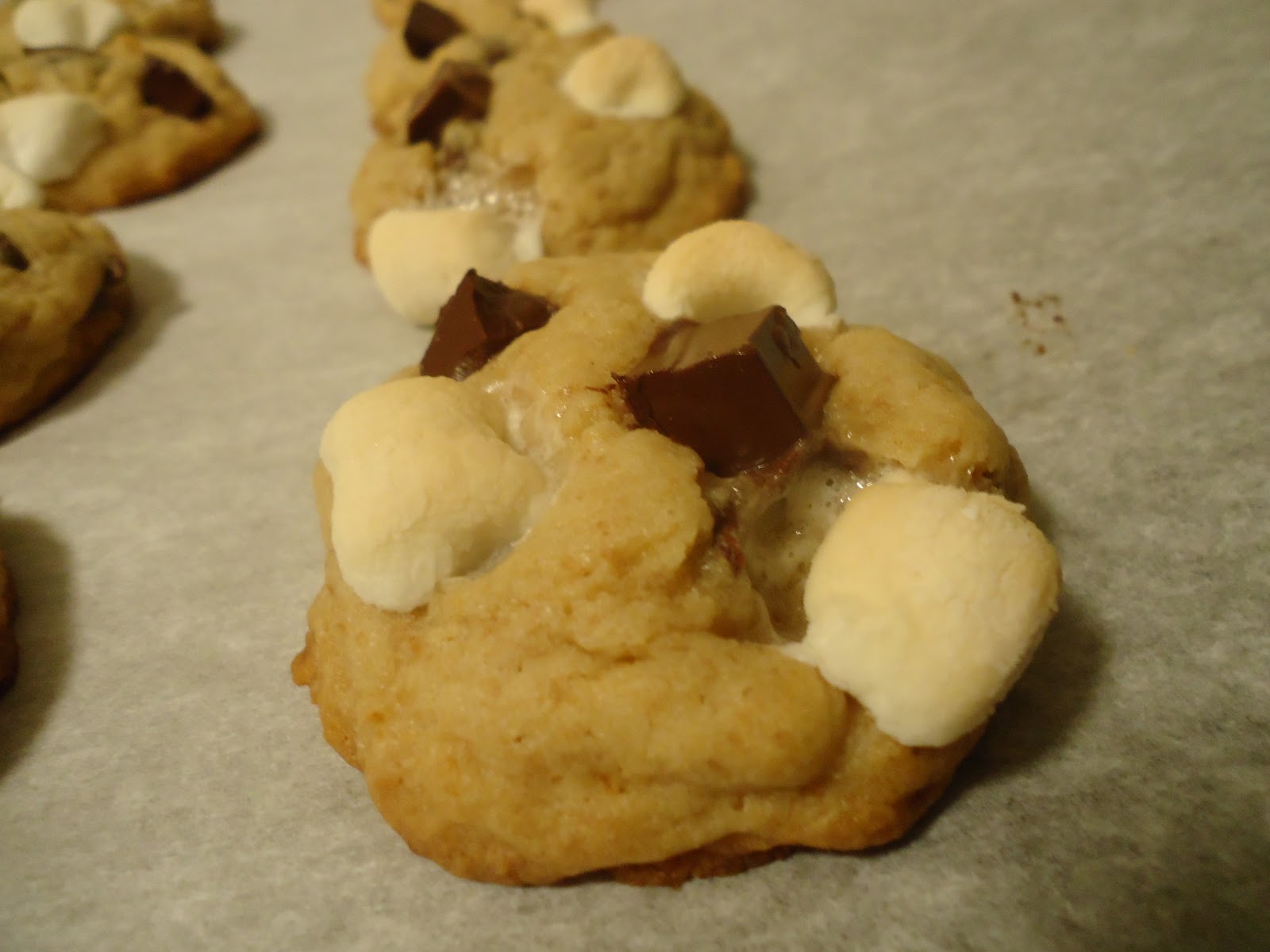 This Woman Cooks: Ooey Gooey Smores Cookies