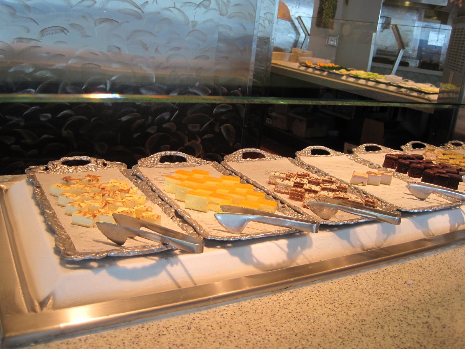 a guide to good food: Tatami Sushi and Seafood Buffet