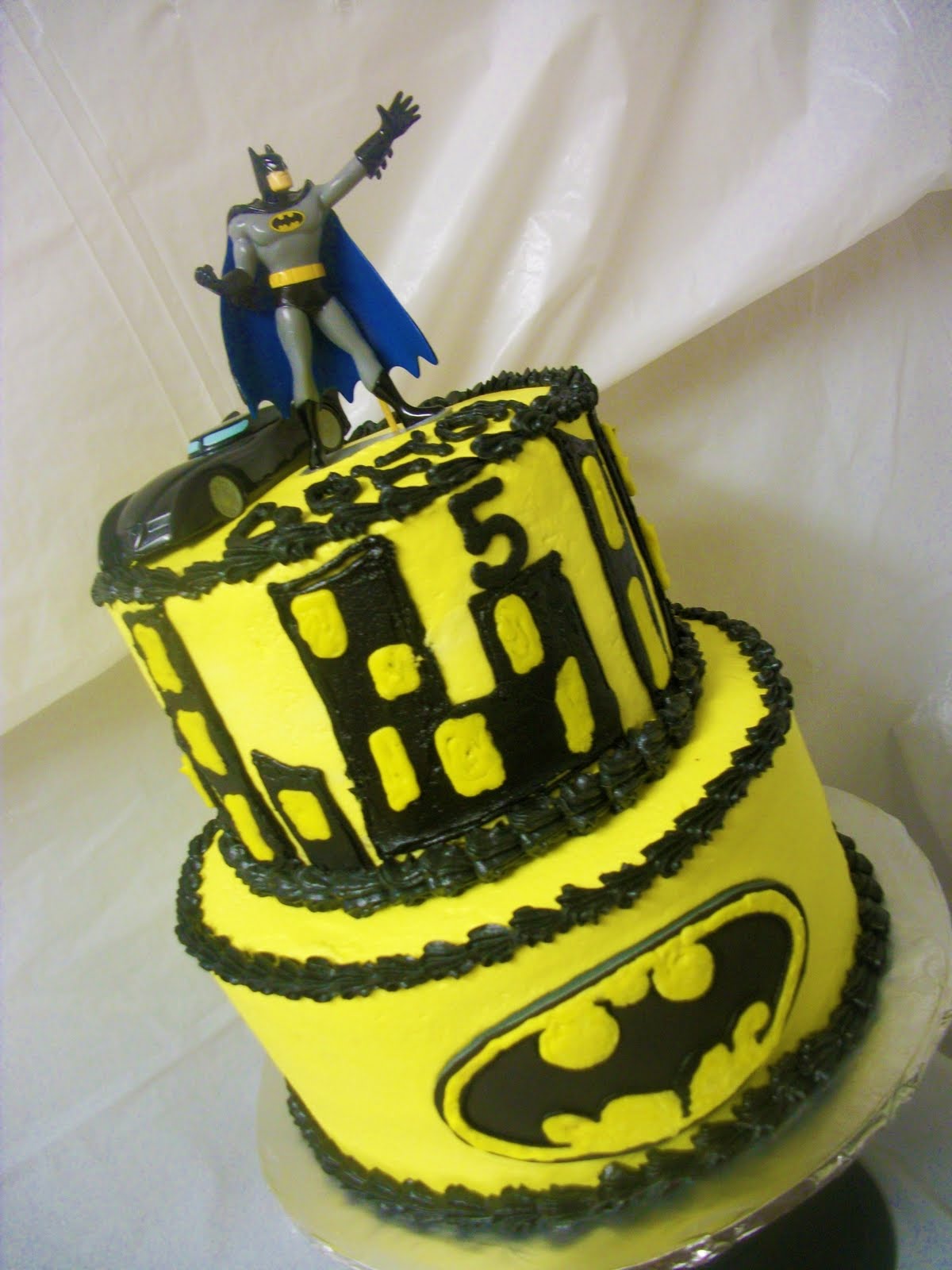Tasty Cakes: Batman Cake & Cupcakes