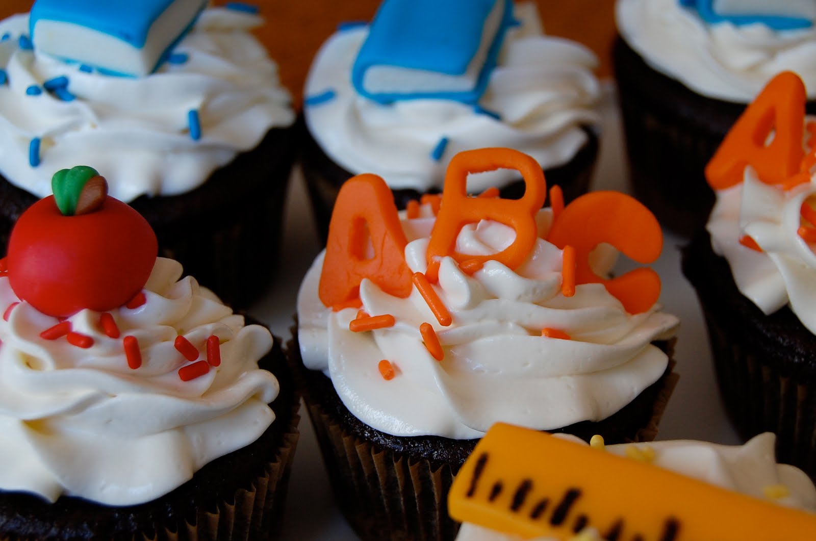 Chef Mommy: Back-to-School Cupcakes