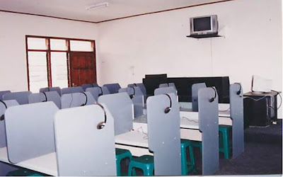 1: Laboratorium Bahasa