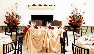 Bombshell Bride: The Sweetheart Table