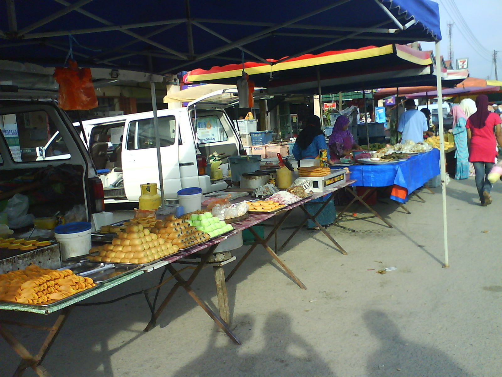 Haziq D'GANU!: Colourful Pasar Minggu Manir