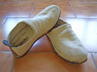 Iran Travel Blog - Iran & Tehran Guide: Giveh: Iranian summer footwear