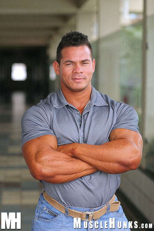 WONDERFUL JAKE GIANELLI: LATINOS