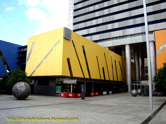 Brisbane: Strange yellow building