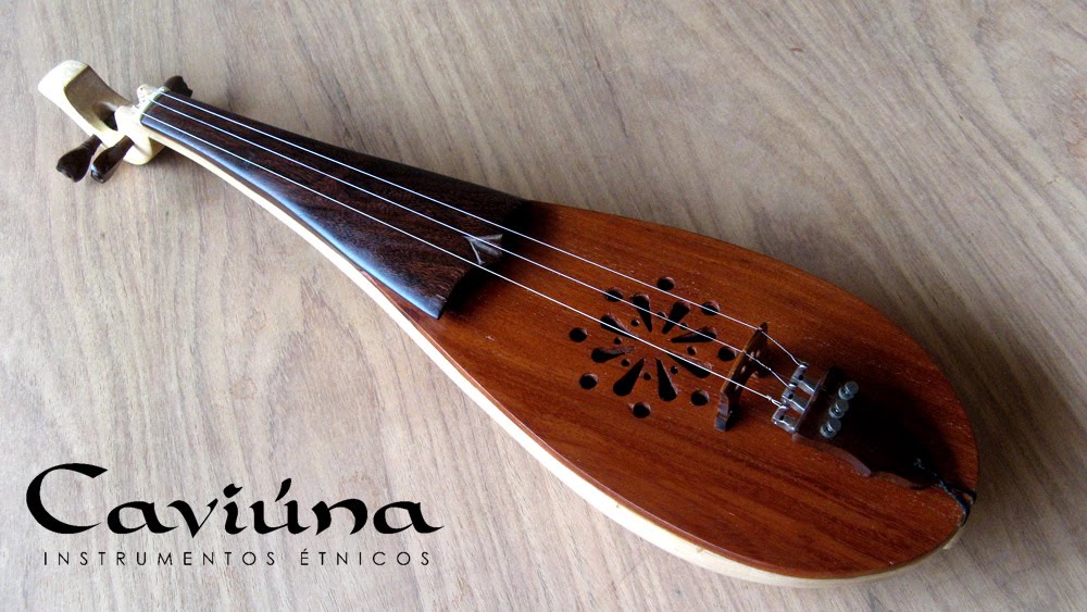 Caviúna Instrumentos Etnicos: Rabeca medieval (rebec ou viele).
