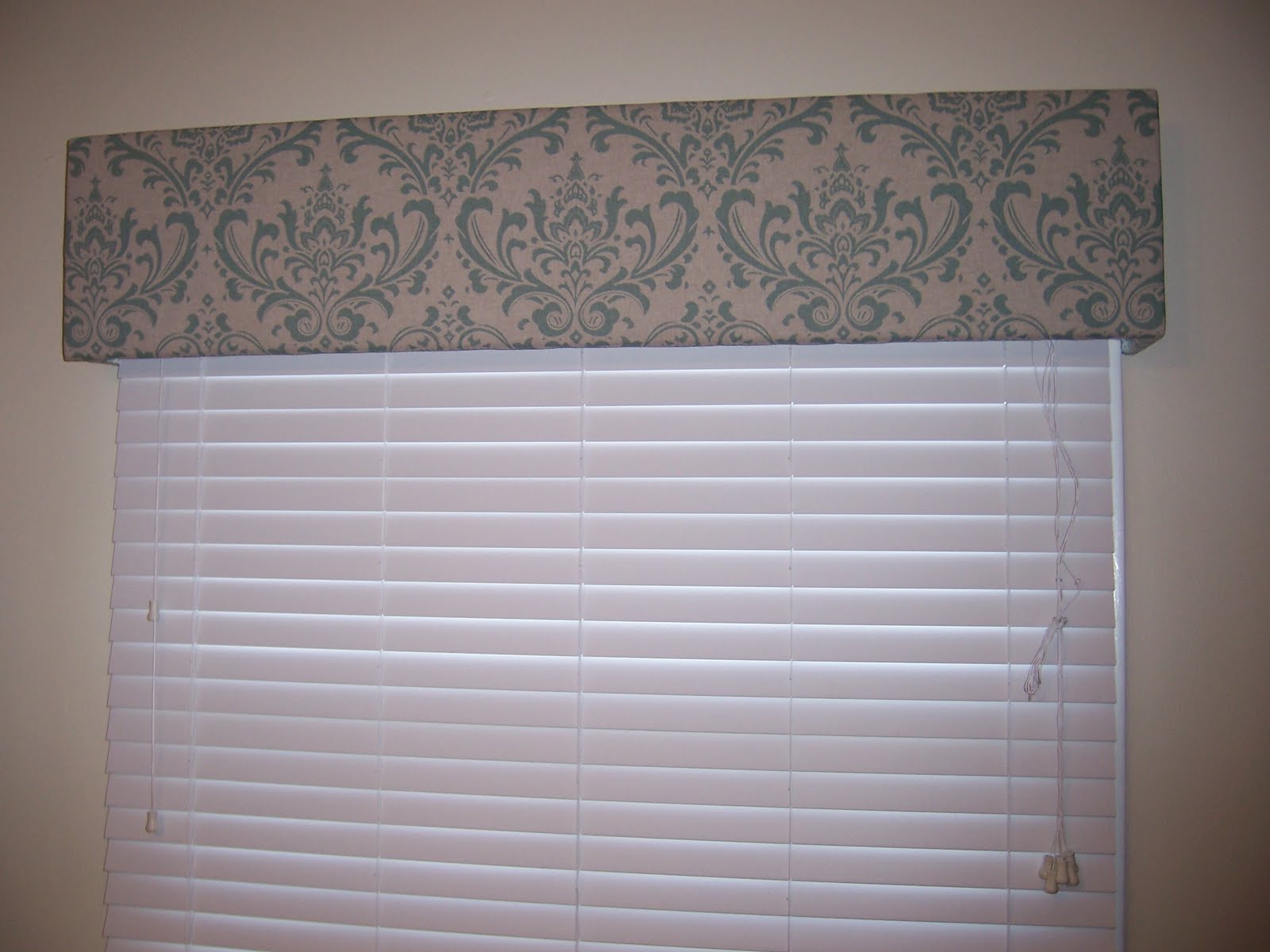 Mini House: DIY: Pelmet Box