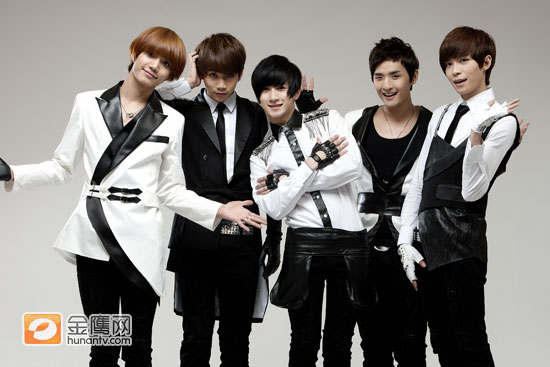 Mundo Oriente: Top Combine