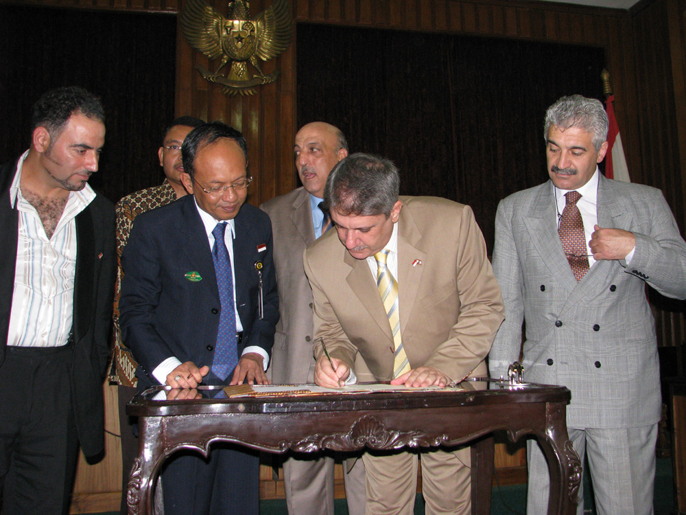 TUGAS KOMPUTER: Hubungan Sosial Bersifat Asosiatif