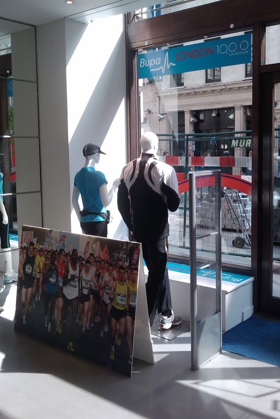 A BIGGER SPLASH GRAPHICS: Asics Bupa Marathon window display (design ...
