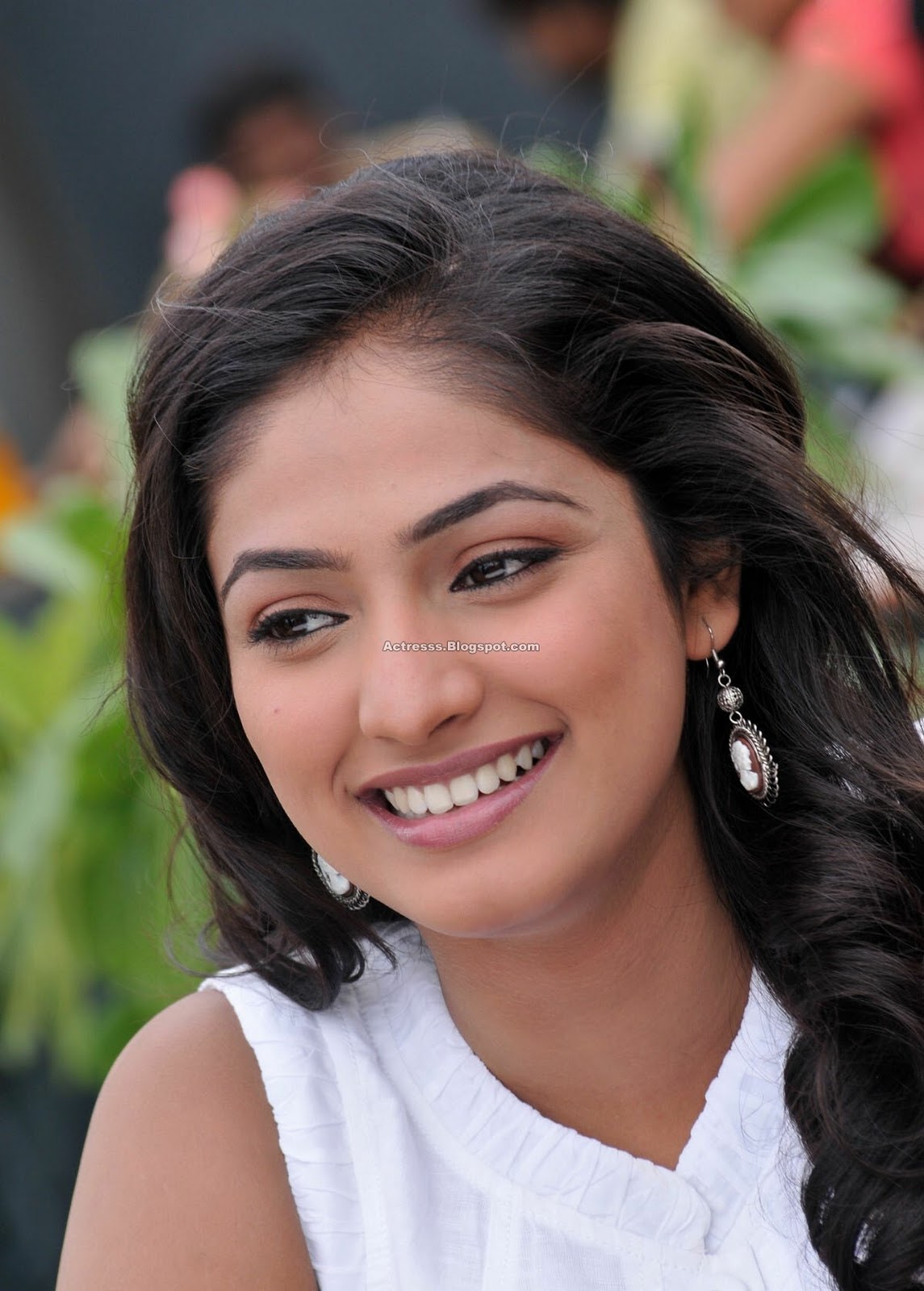 Hari Priya Latest Photo Shoot Stills ~ Photos TrendsPhotos Trends