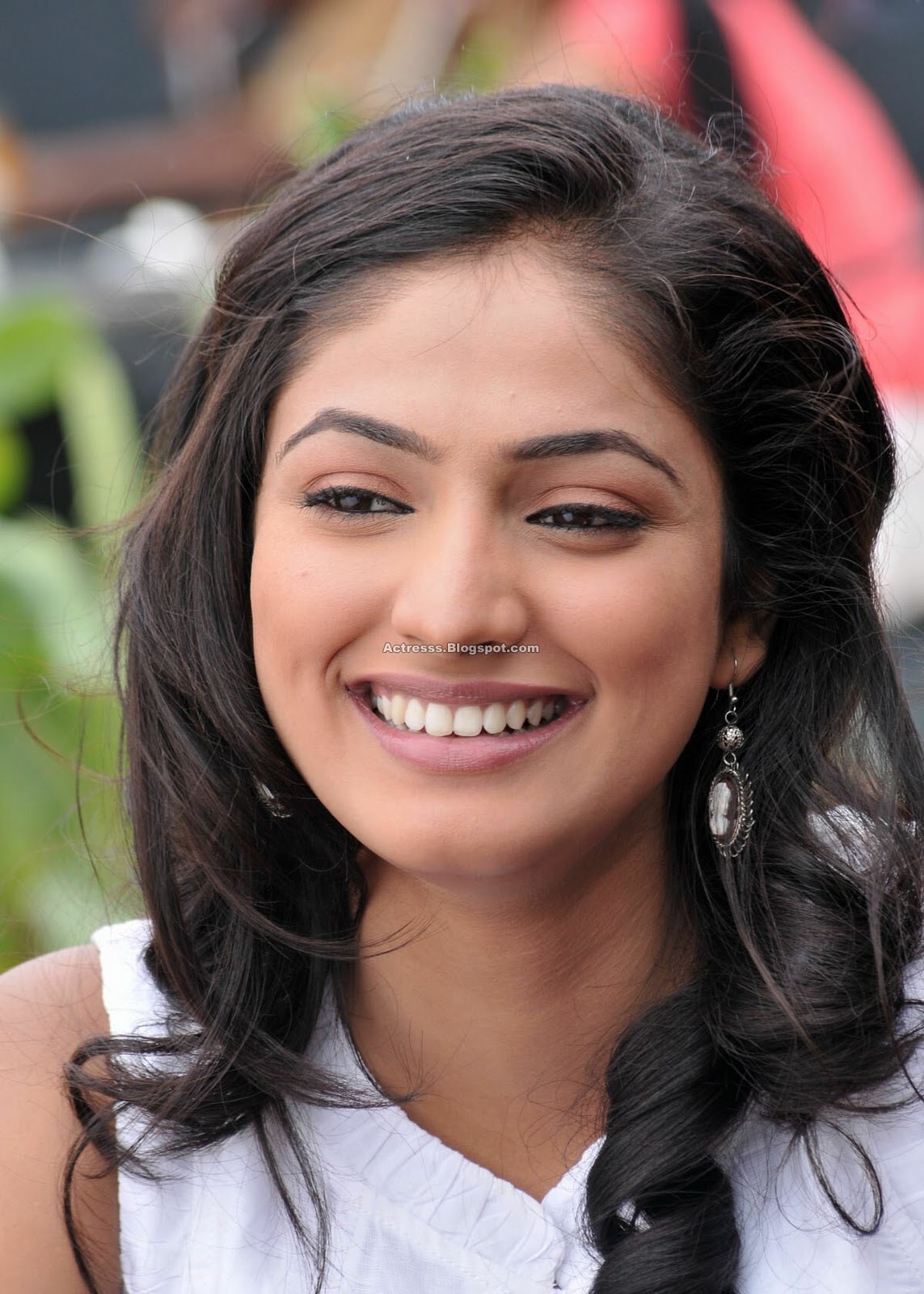 Hari Priya Latest Photo Shoot Stills ~ Photos TrendsPhotos Trends