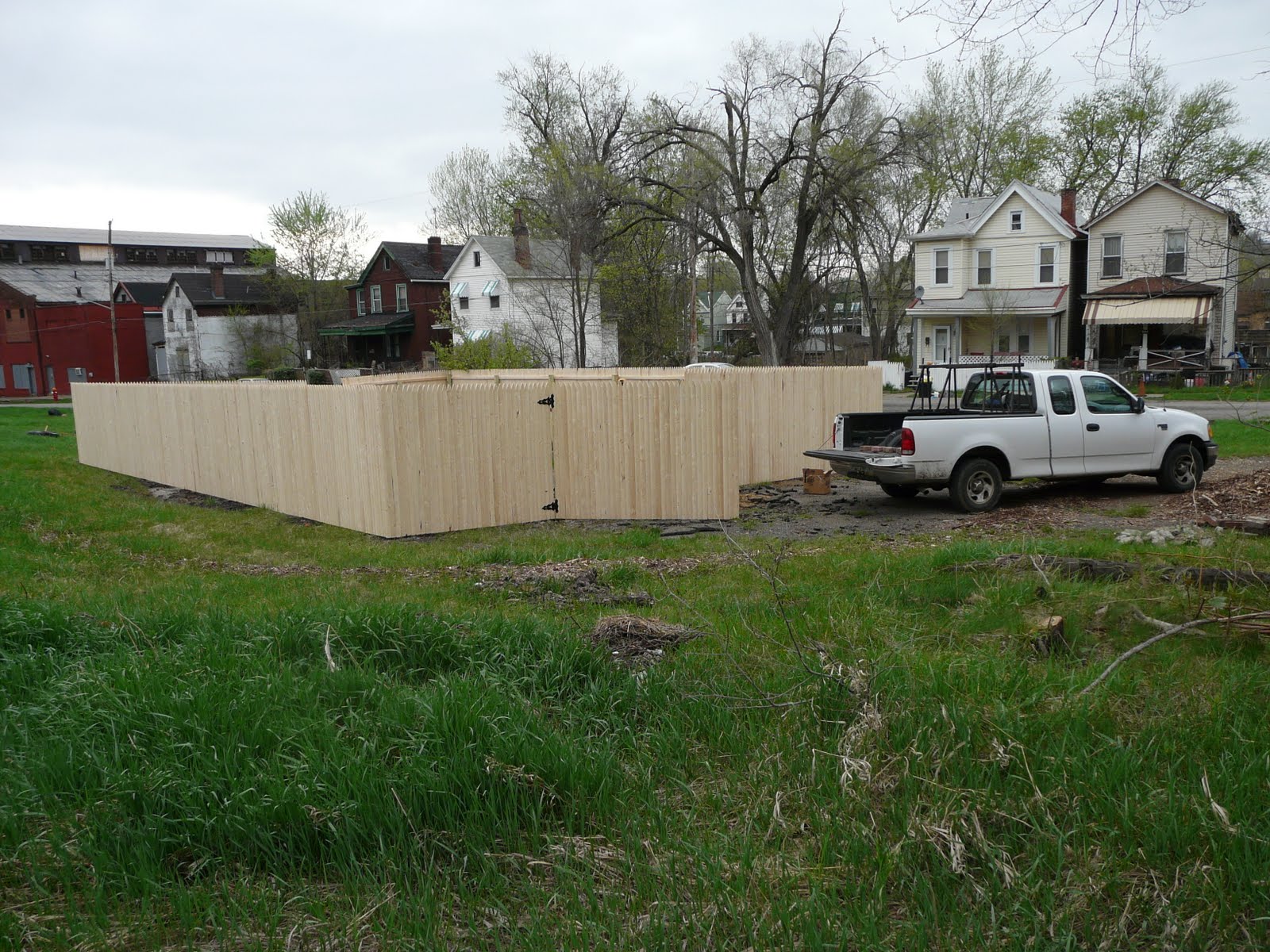 ~ BURGH BEES COMMUNITY APIARY ~: April 2010