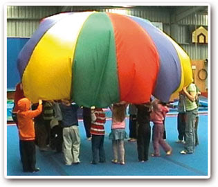Fun with Kids: Fun party games - Parachute Play