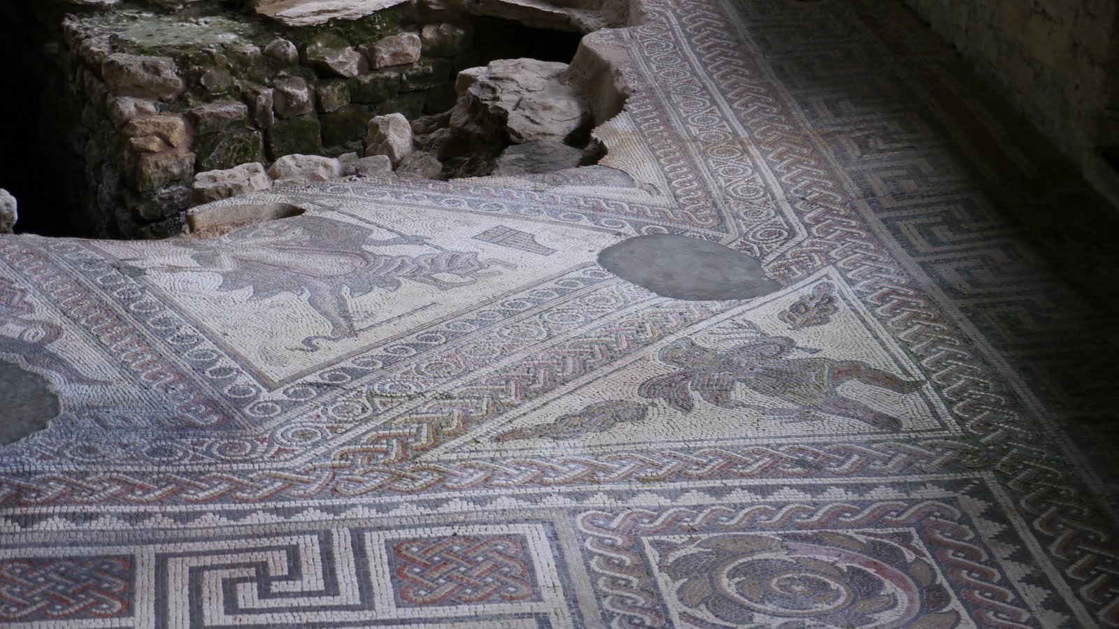 Chedworth Roman Villa Fossebridge - Britain All Over Travel Guide
