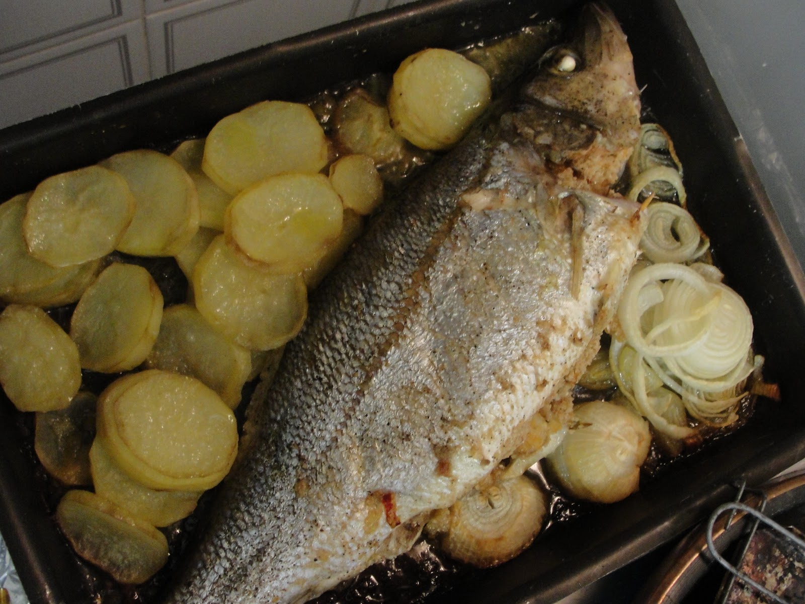 Nordestinos na Cozinha: Robalo recheado com farofa de camarão