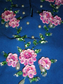 Seri Manik Rihans: MANIK & LABUCI "BUNGA-BUNGA CINTA"