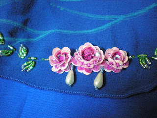 Seri Manik Rihans: MANIK & LABUCI "BUNGA-BUNGA CINTA"