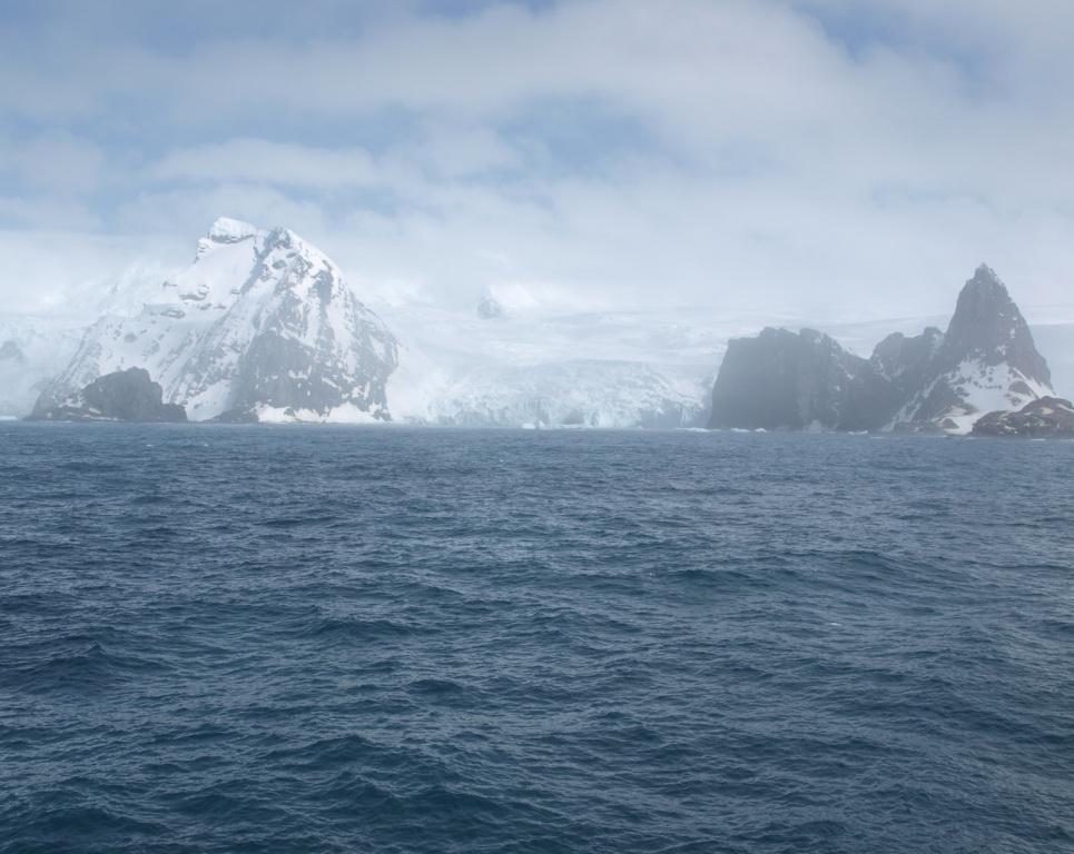 El pozo de los gigantes.: Regreso a Isla Elefante.