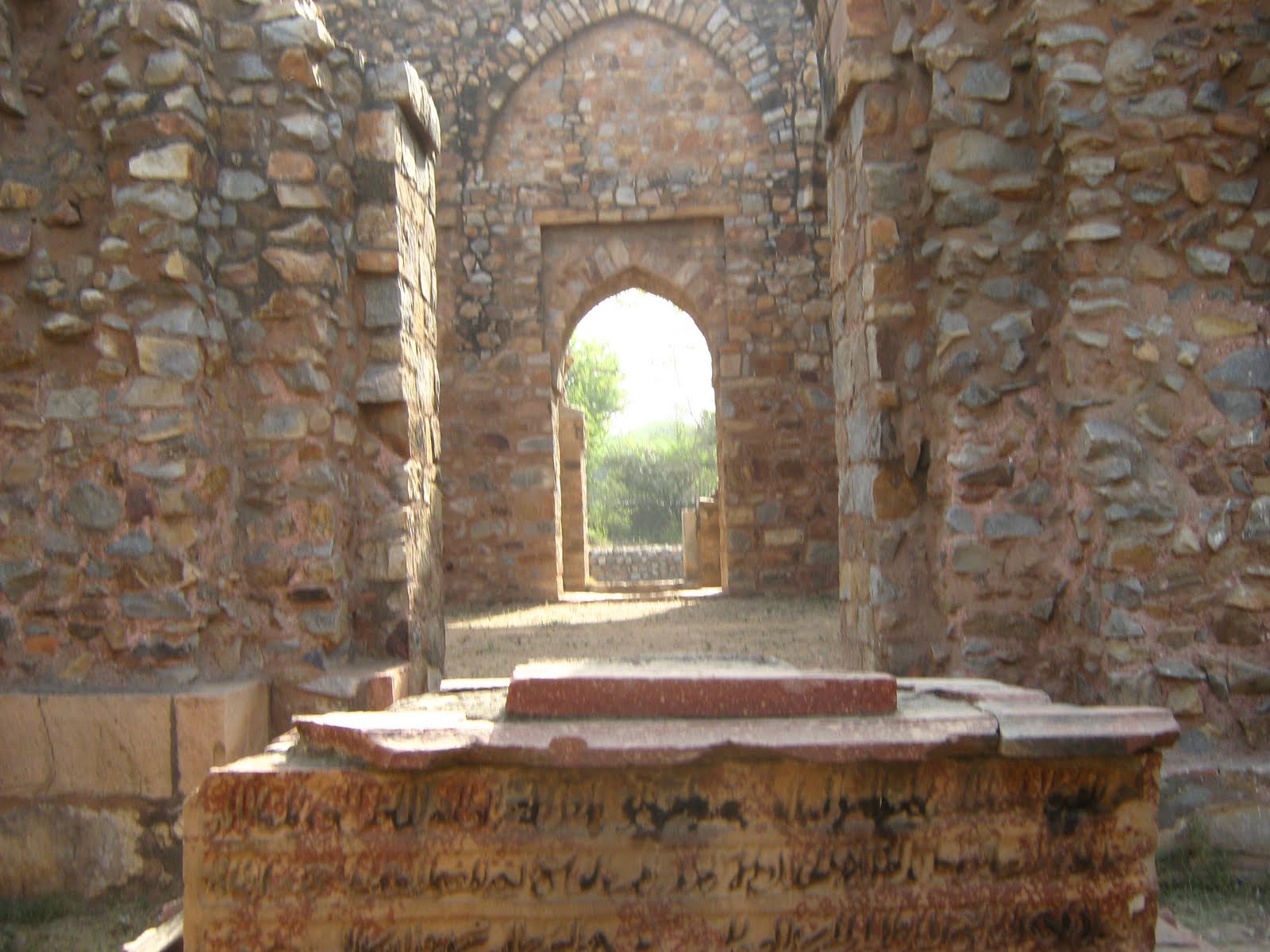 Chasing History: Mehrauli Archeological Park: Tomb of Balban