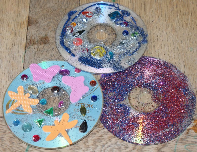 The Shed And Beyond: Old cd's / dvd's make great bird scarer's...