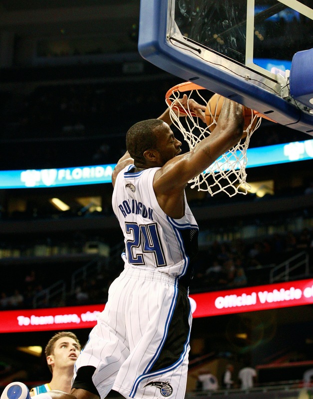 nba player pictures: Dwayne Jones Philadelphia 76ers