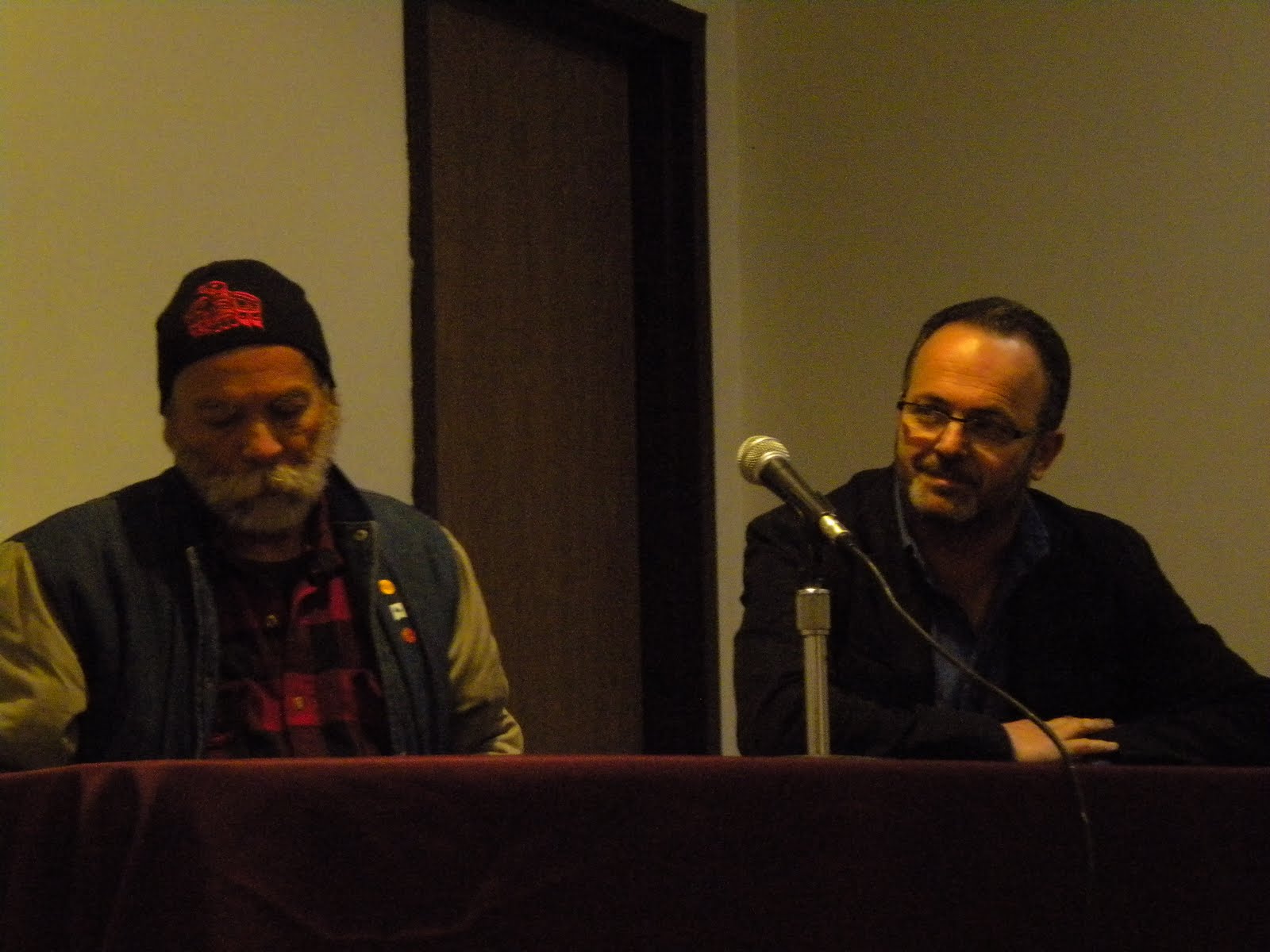 LOS DIAS CONTADOS: tan lejos de dios, tan cerca de nosotros