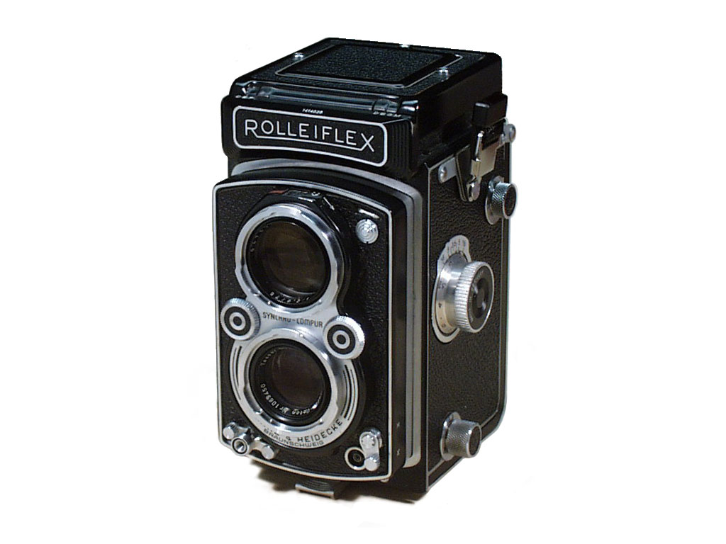The Wanting Lens: Rolleiflex 3.5 M-X Synch Twin-Lens Reflex