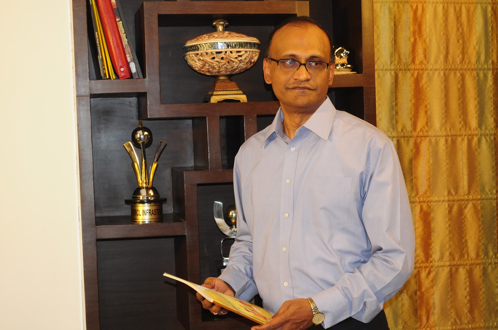 harimohan paruvu: E. Sudhir Reddy - Business Magnate and Indulgent Friend