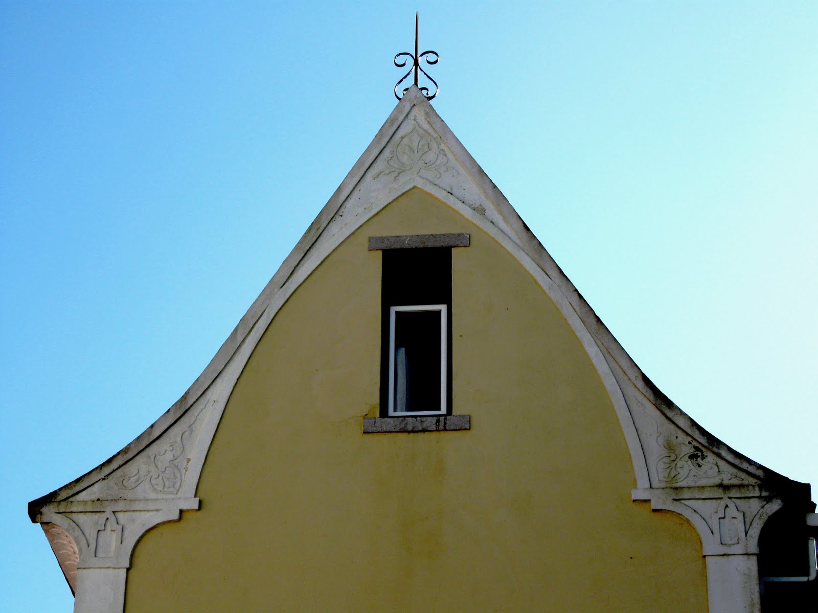 cordeirus: A Arte das Mansardas