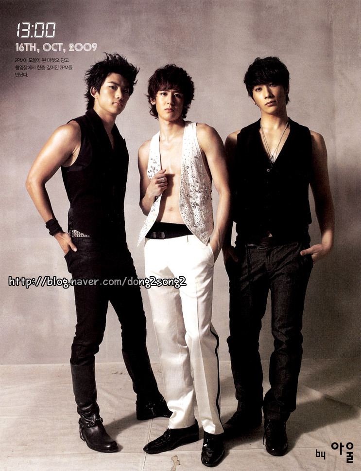 Center Of K Pop News: Behind the scenes with 2PM in Ceci Magazine