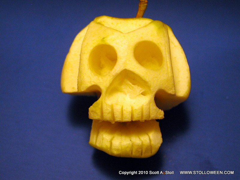Scotty ART: Carving Apple Heads