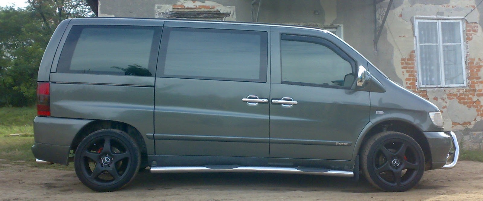 Mercedes-Benz W638 Vito with R18 AMG Rims | BENZTUNING